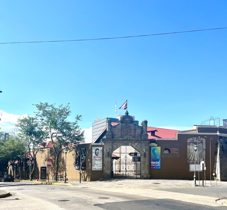 Antigua Fábrica de Licores, FANAL…hoy Centro Nal. de la Cultura (CENAC ...