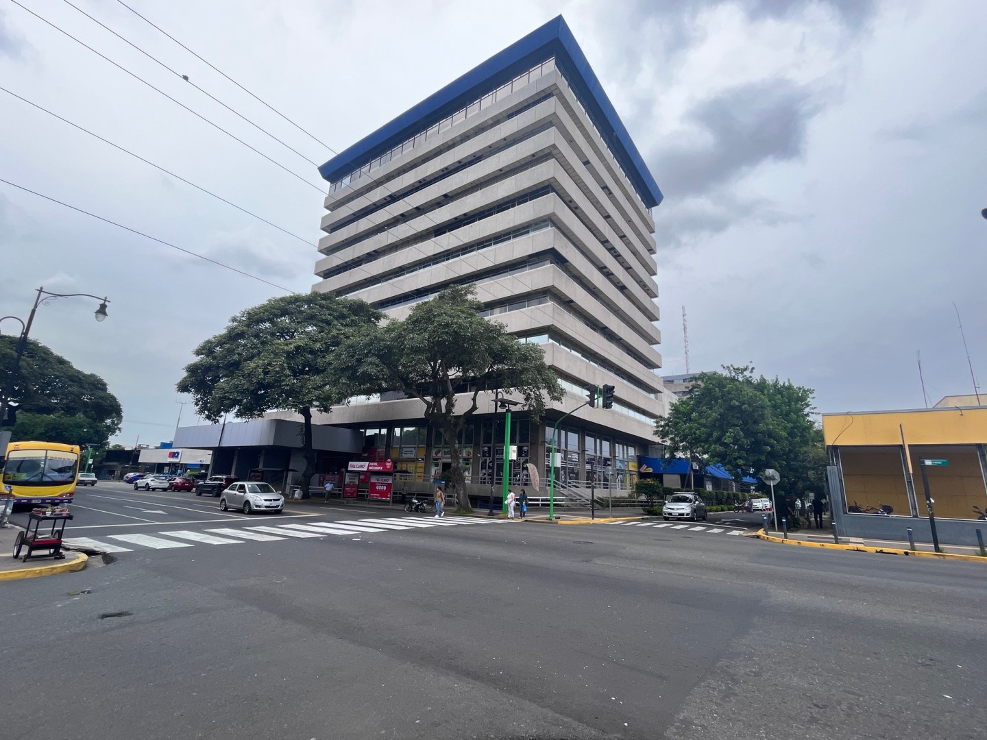 Edificio Centro Colón, Paseo Colón, Merced, San José, 1976. | Mi Costa ...